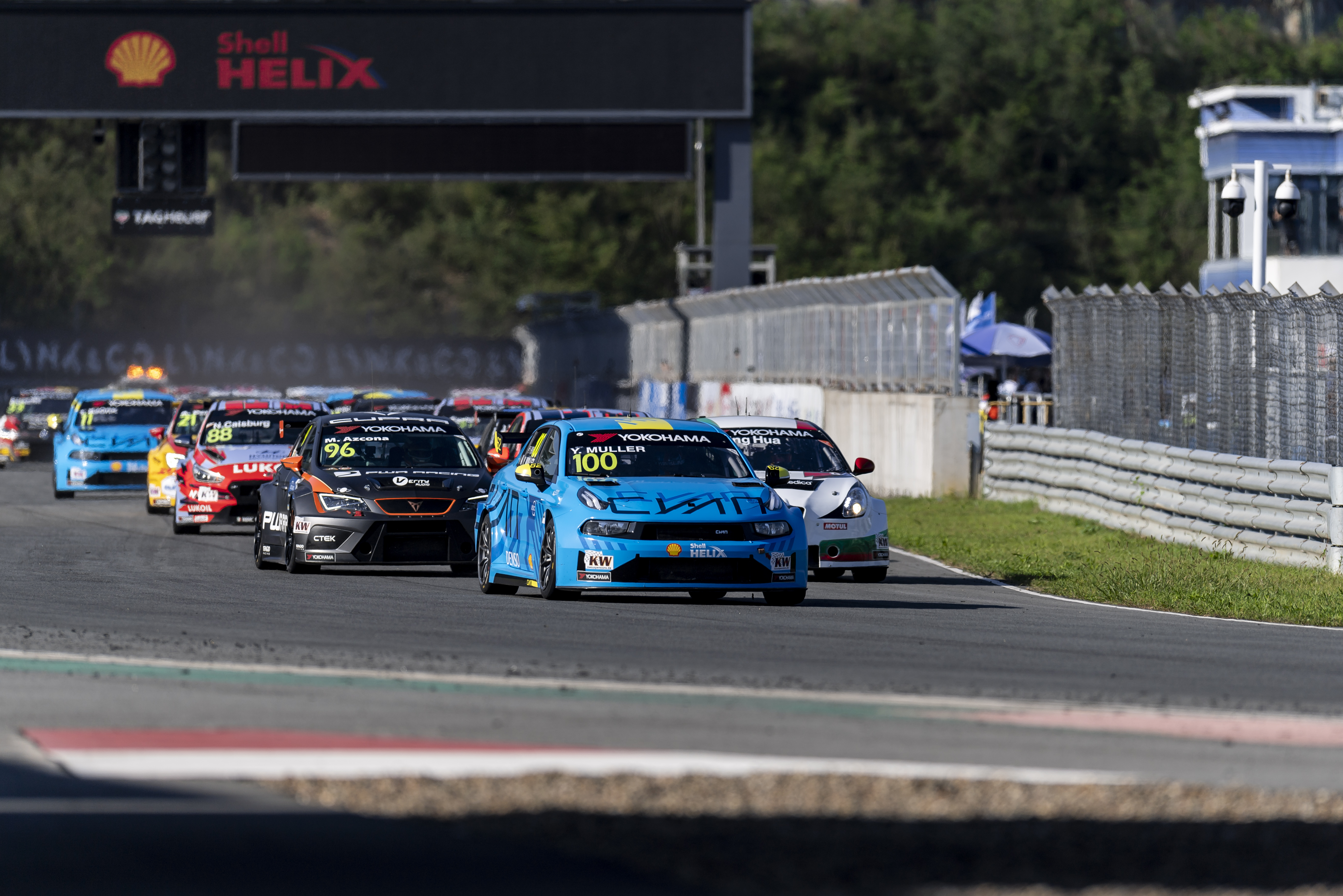 Yvan Muller unstoppable to pole and win in China for Lynk & Co Cyan ...