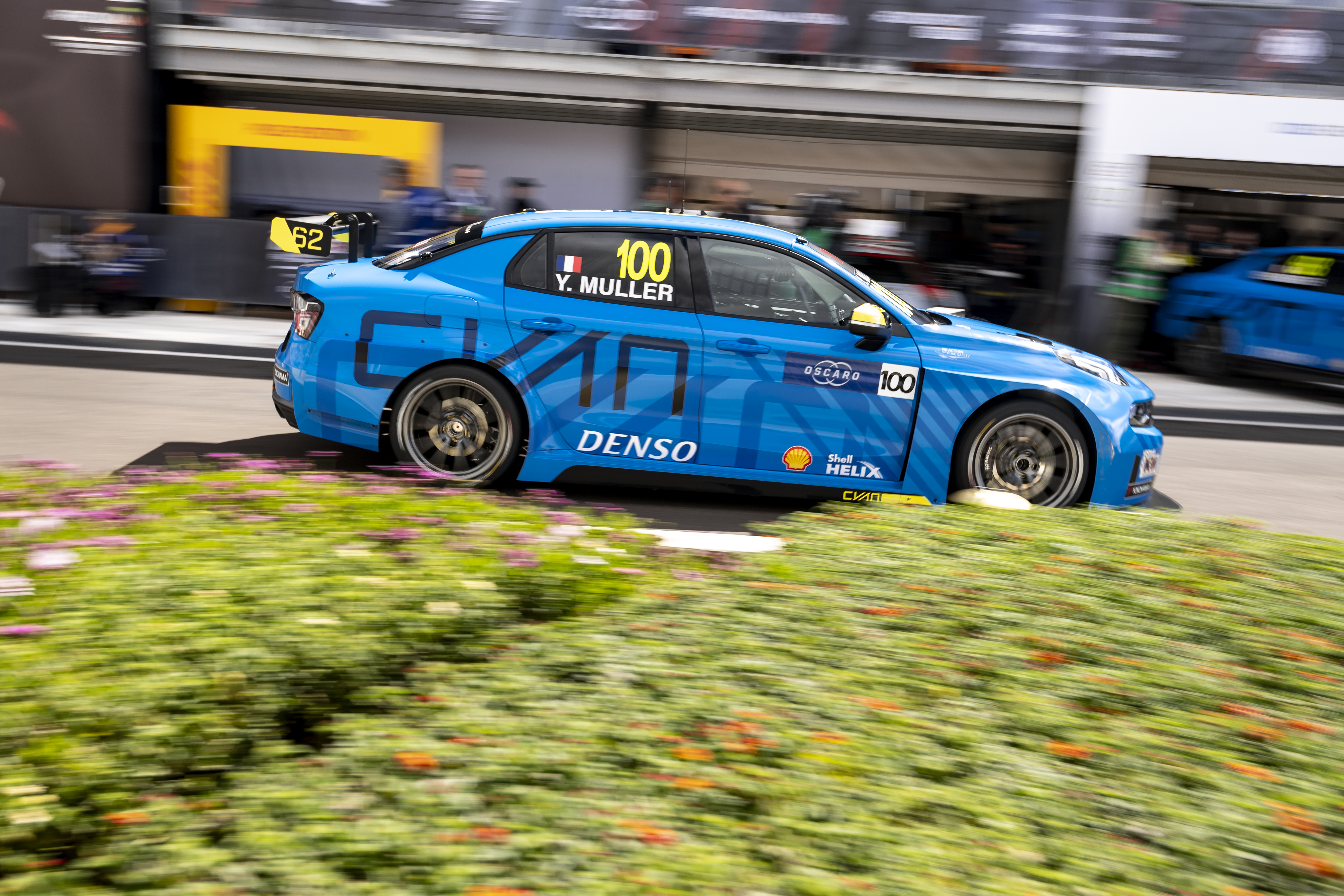 Flash report: Front row in Lynk & Co Cyan Racing's first WTCR ...