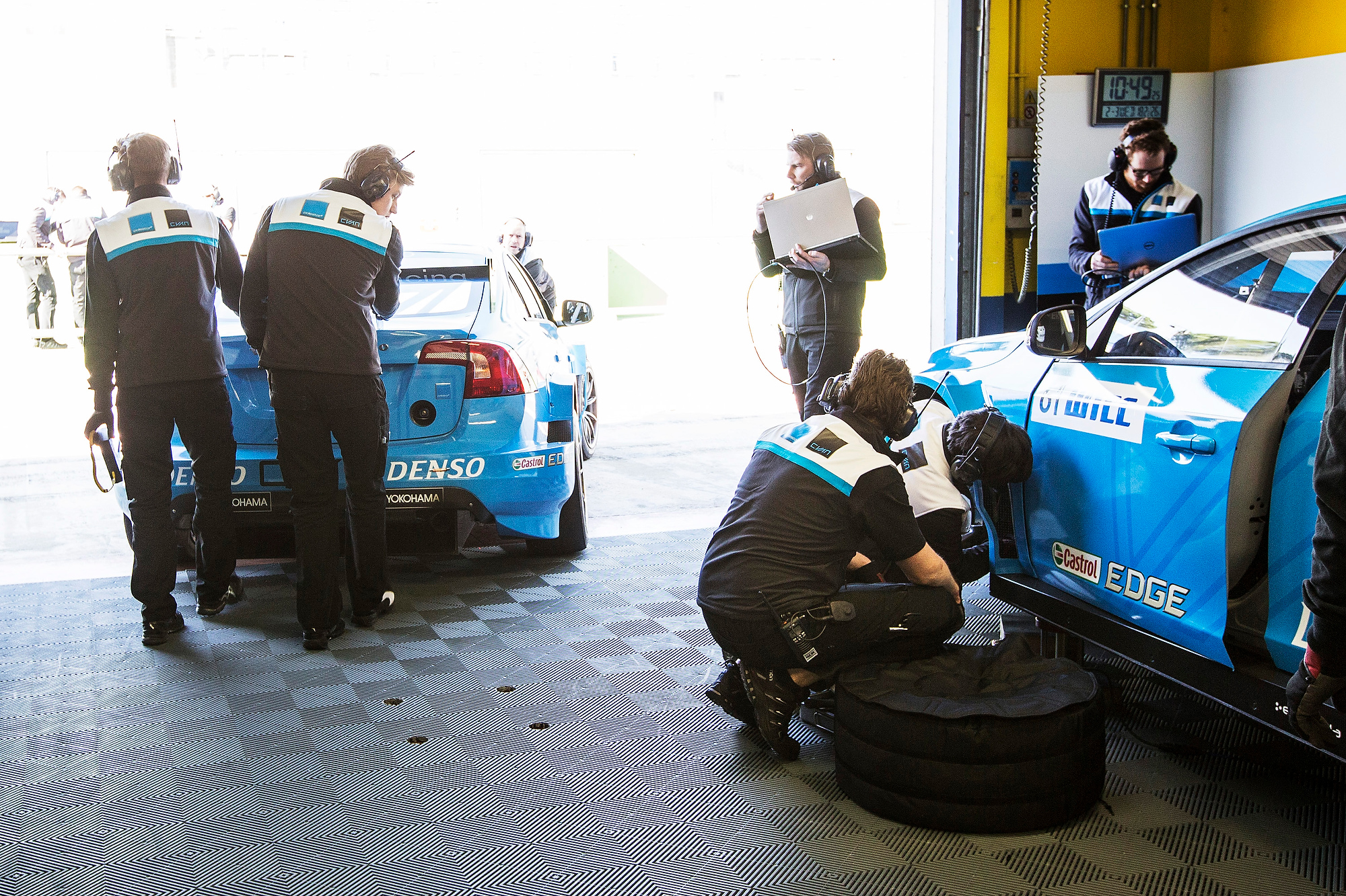 VIDEO: Getting ready for the FIA World Touring Car Championship | Cyan ...